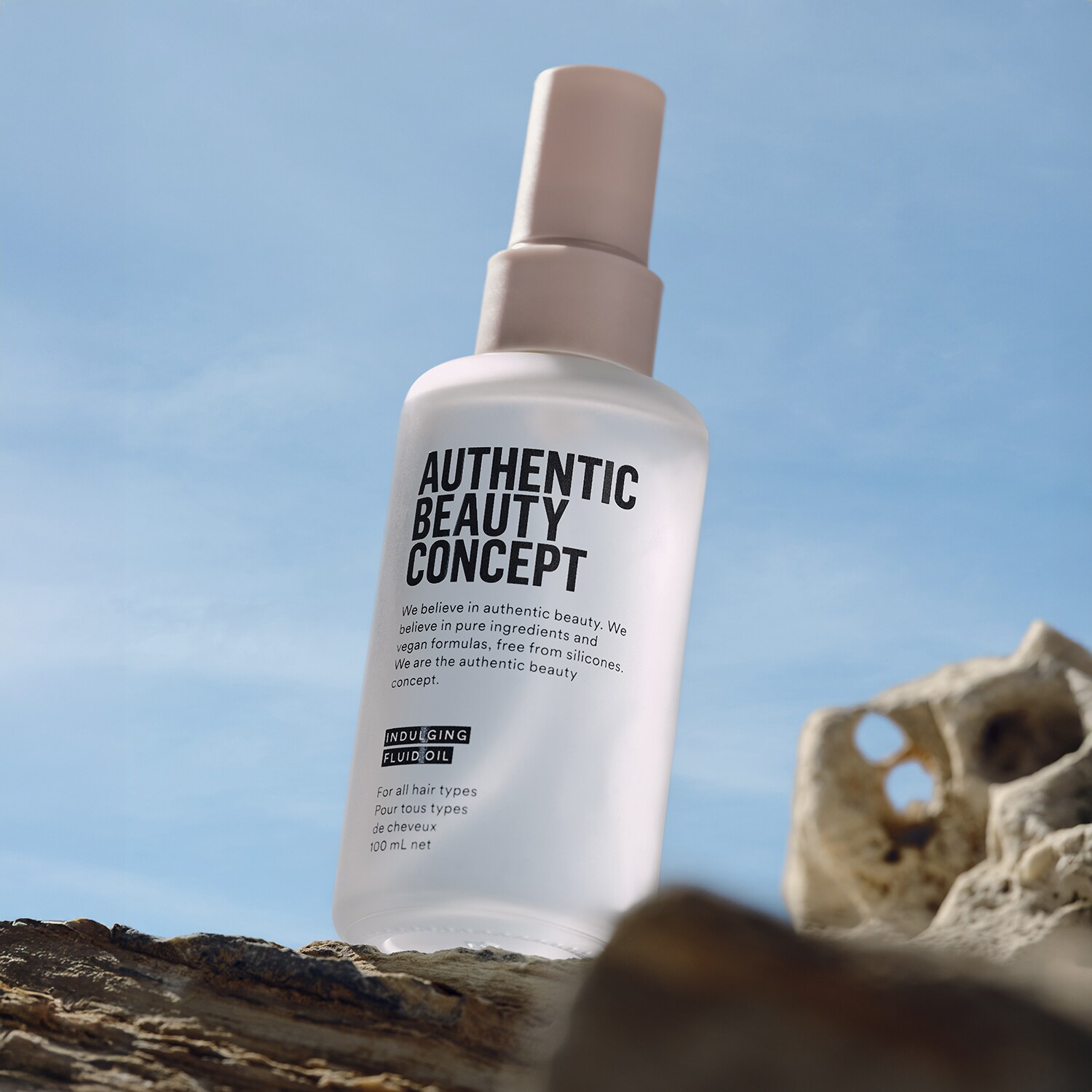 Indulging Fluid Oil - Olio leggero lisciante illuminante di AUTHENTIC ...