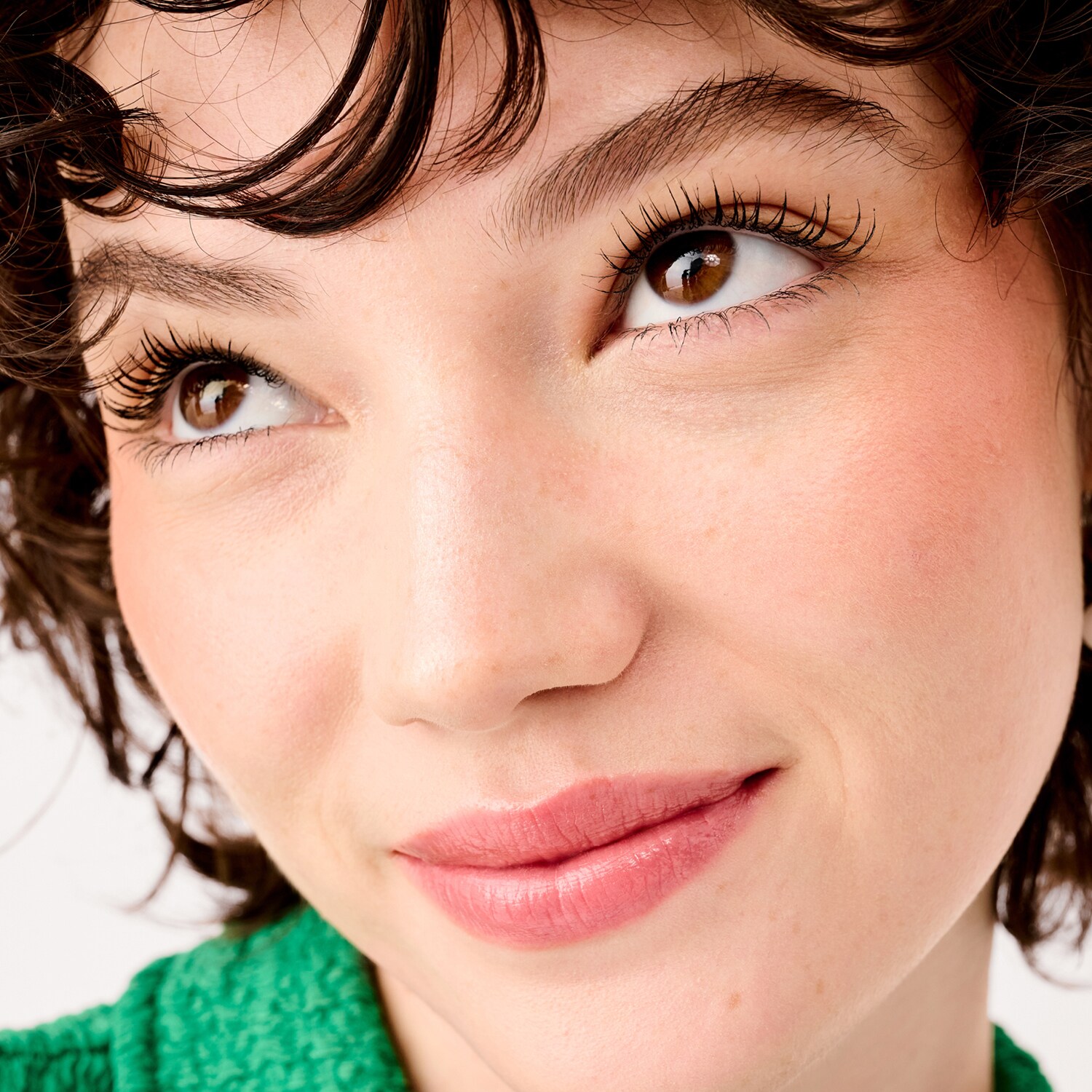 Blossy – Colorete en polvo de Benefit Cosmetics ≡ SEPHORA