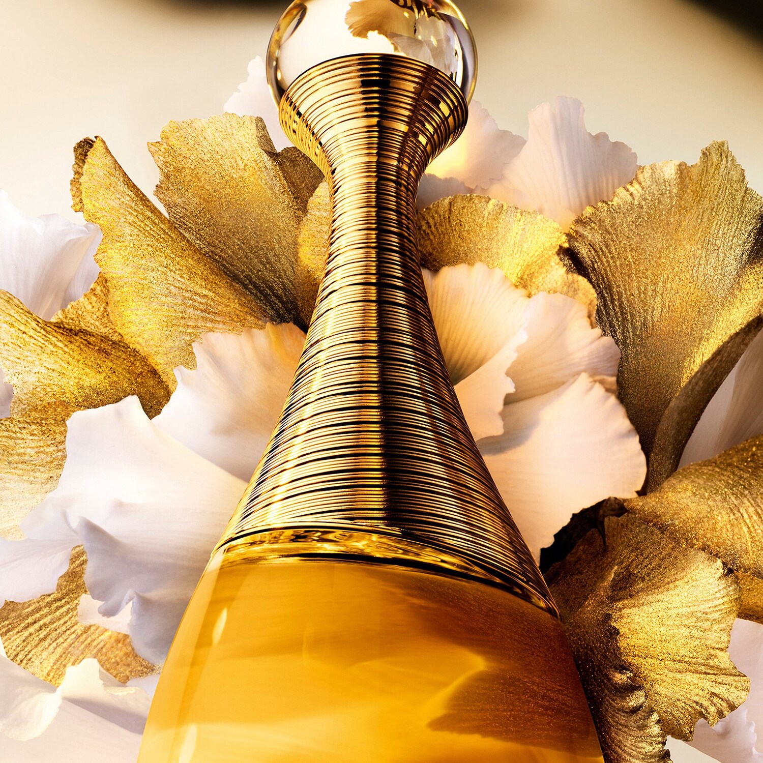 J'adore 100 ml - Eau de Parfum Profumo da donna dalle note solari e floreali di DIOR ≡ SEPHORA