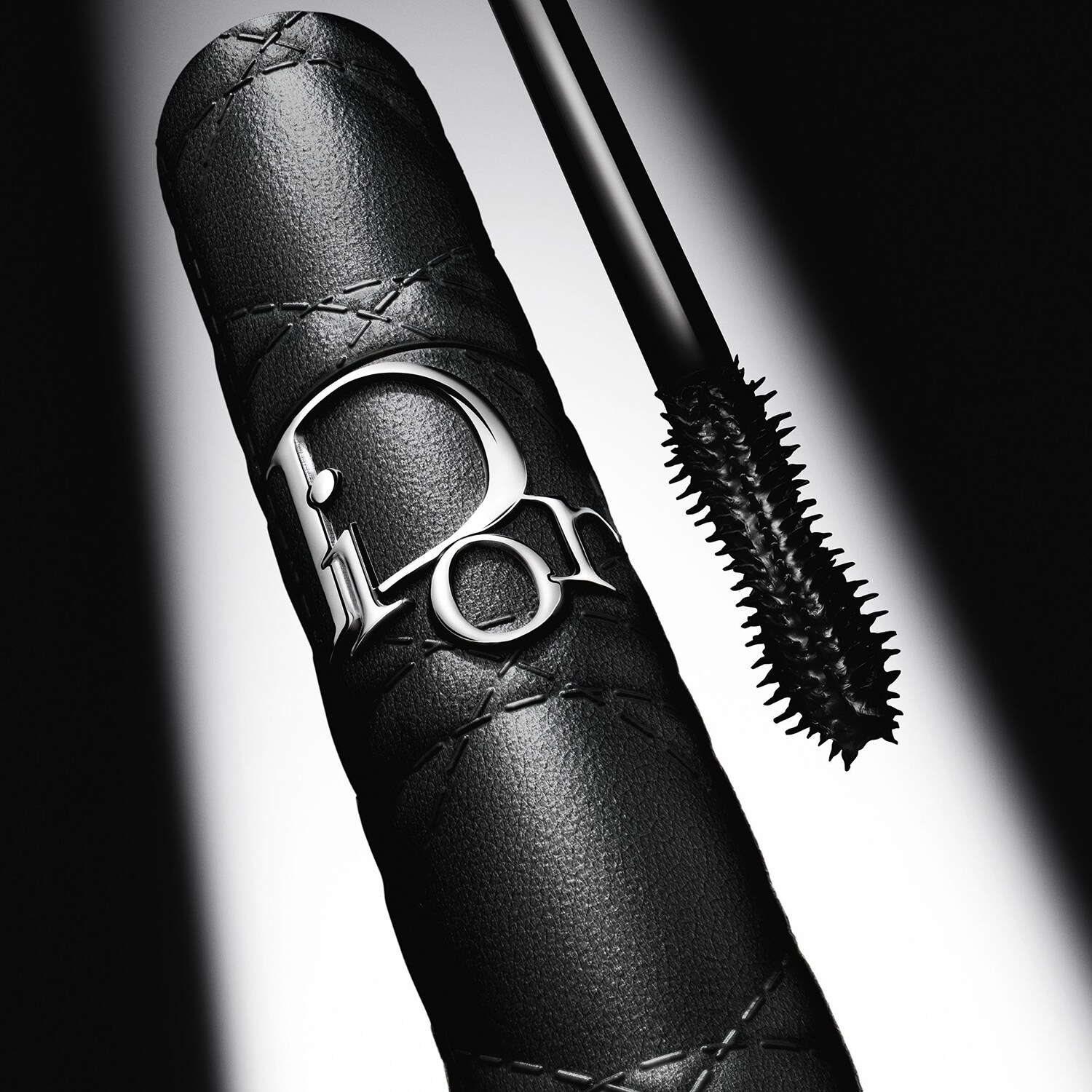 Diorshow Overvolume - Mascara pentru volum extrem DIOR ≡ SEPHORA