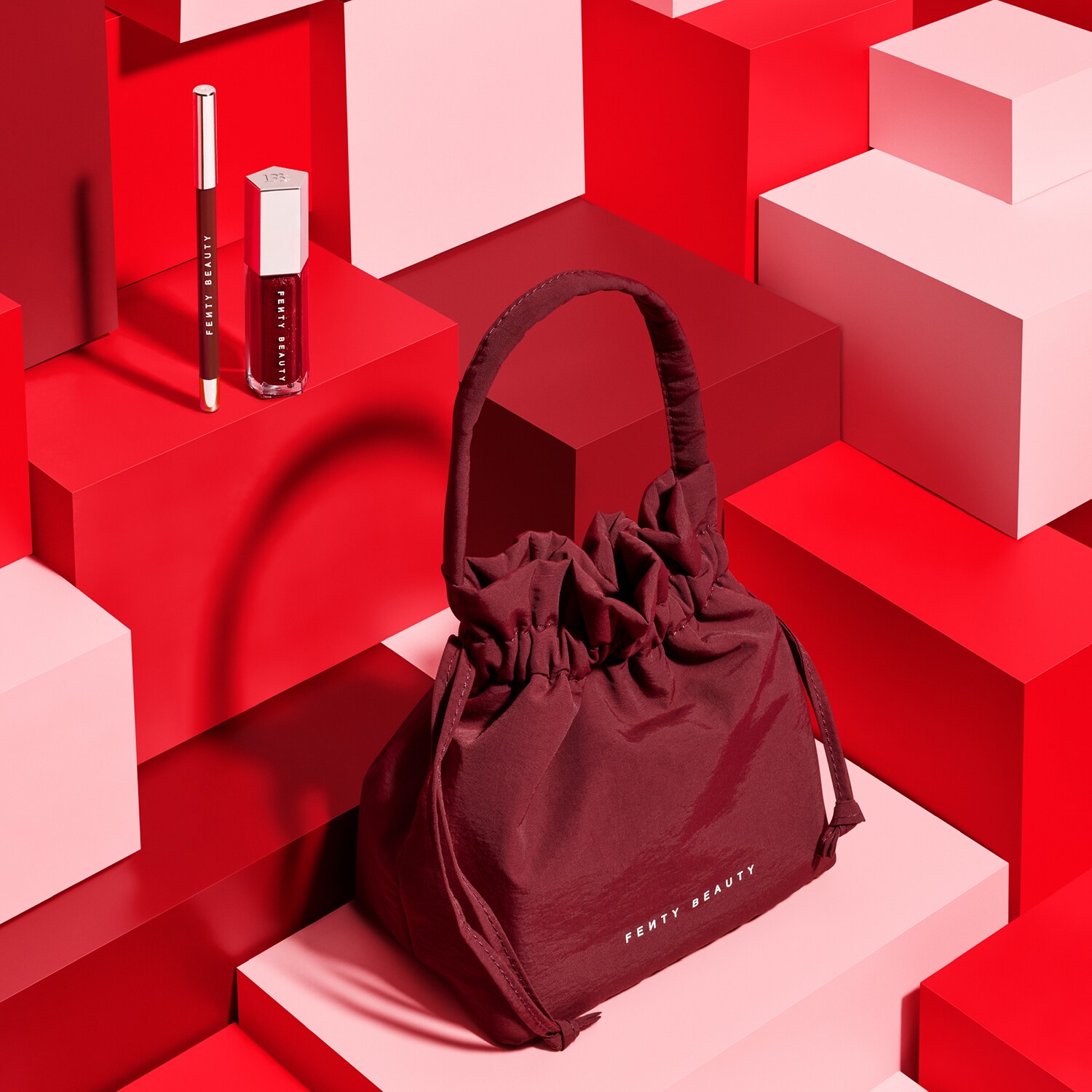 Chocolate Cherriez – Sada 2 přípravků na rty + kapsička z FENTY BEAUTY ≡ SEPHORA