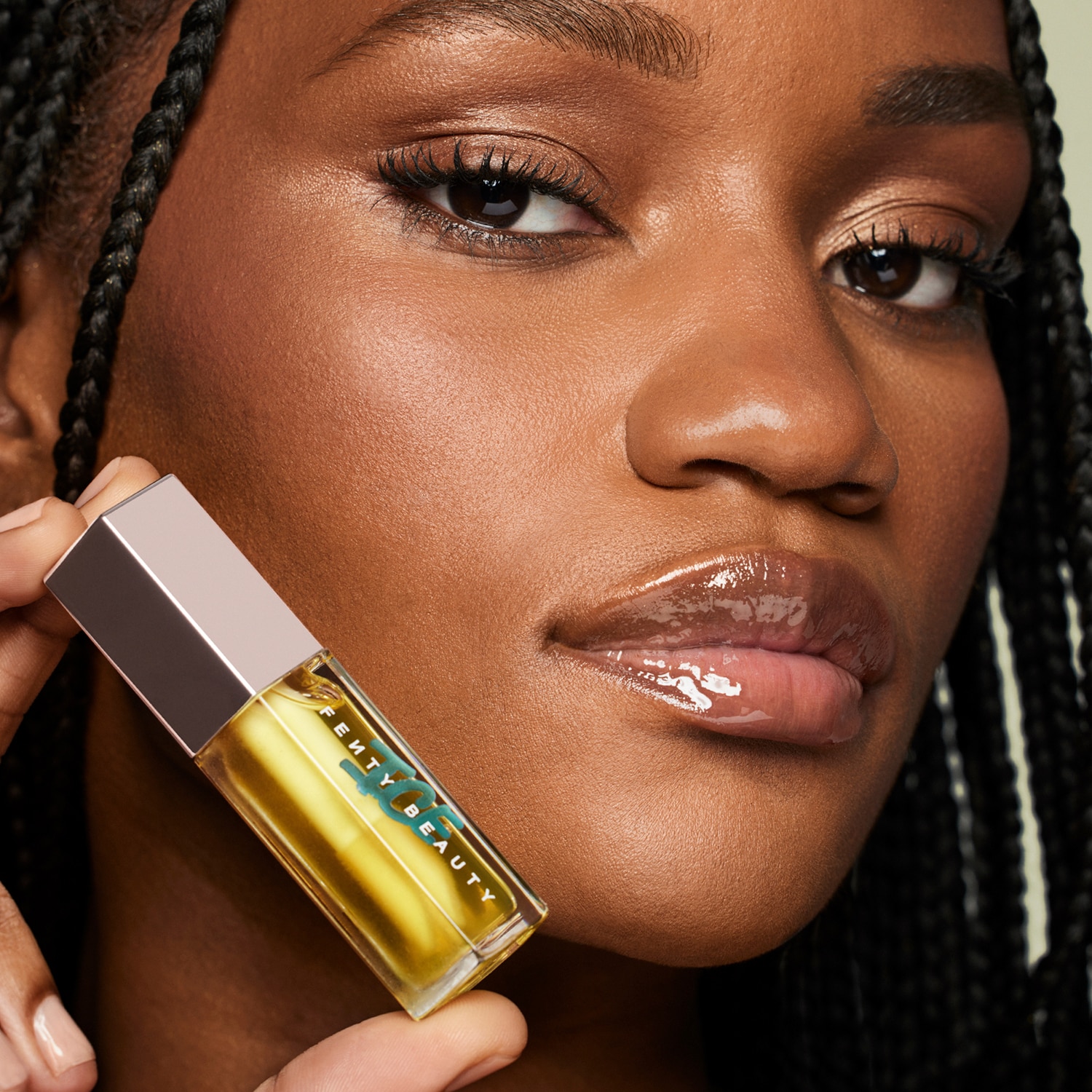 Gloss Bomb Ice Fruitz – Osvěžující lesk na rty z FENTY BEAUTY ≡ SEPHORA