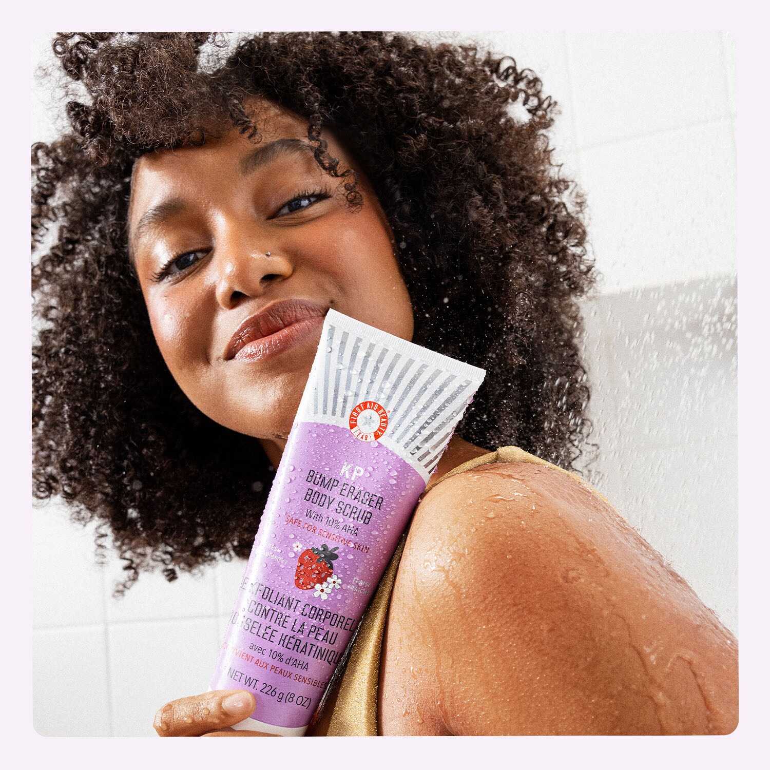 First Aid Beauty - Kp Body Scrub Strawberry - Aha-körperpeeling Mit ...