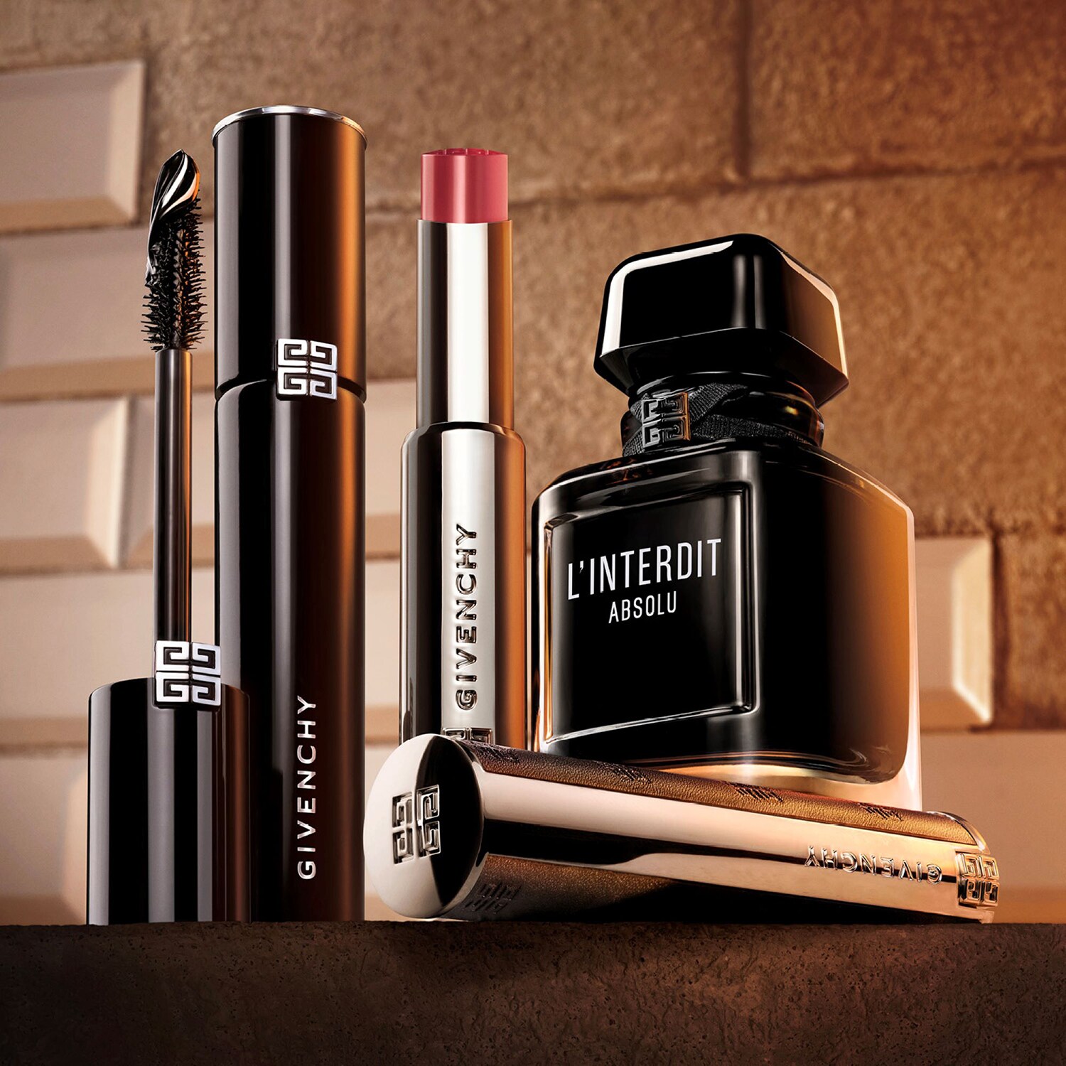 Le Rouge Interdit Satin N°329 - Rouge Enflammé (2,7 g) - Rossetto dal ...