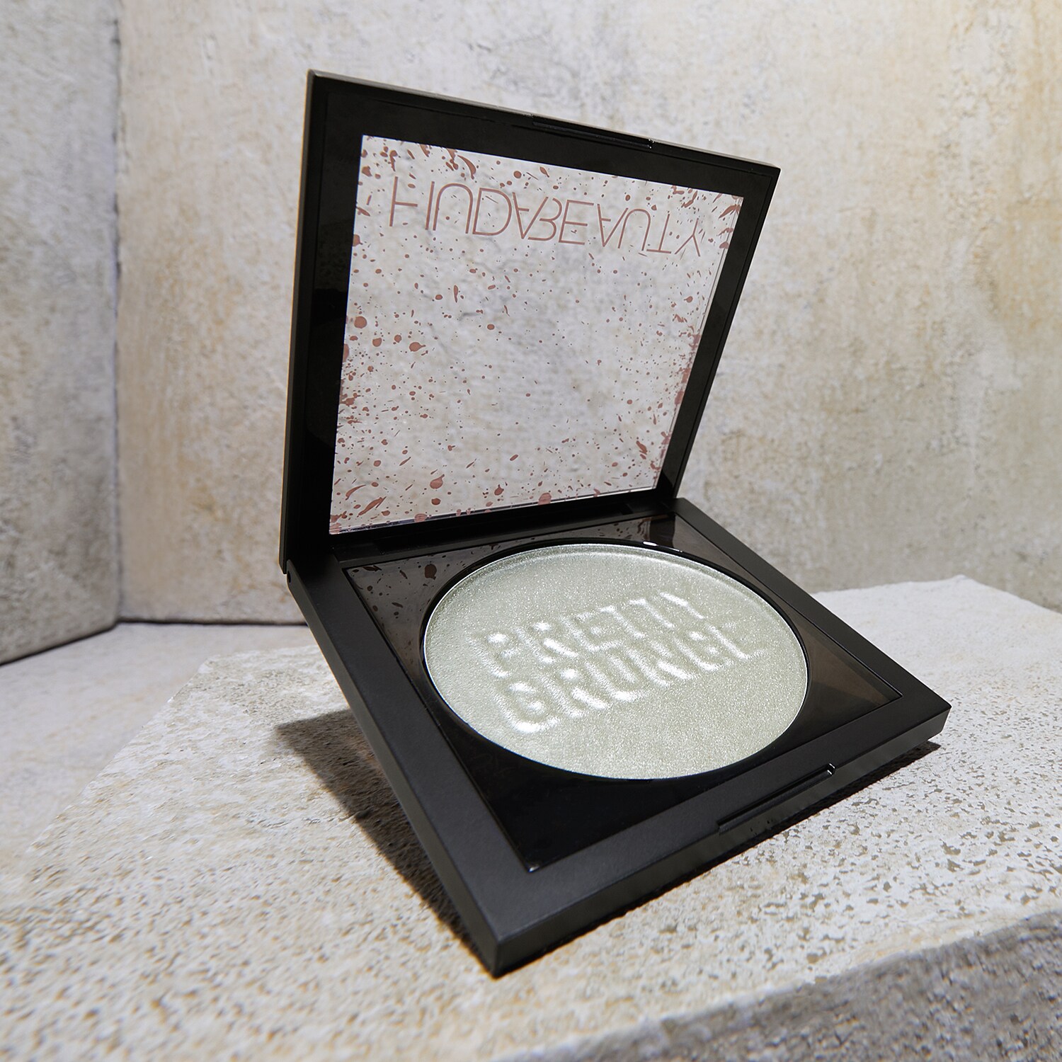 Huda Beauty - Pretty Grunge Blush Gloss - Blush