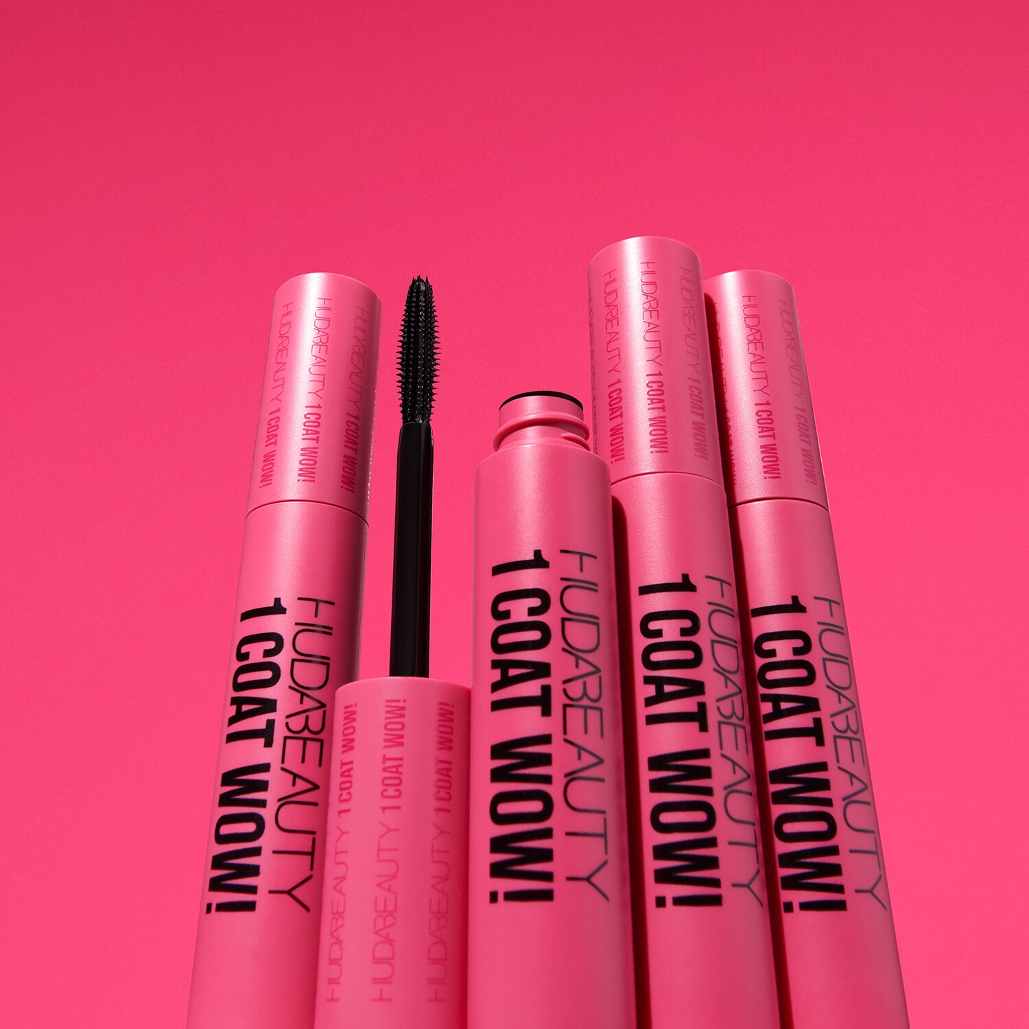 1 Coat Wow! - Mini mascara pro zvednuté řas a zvětšení objemu z HUDA ...