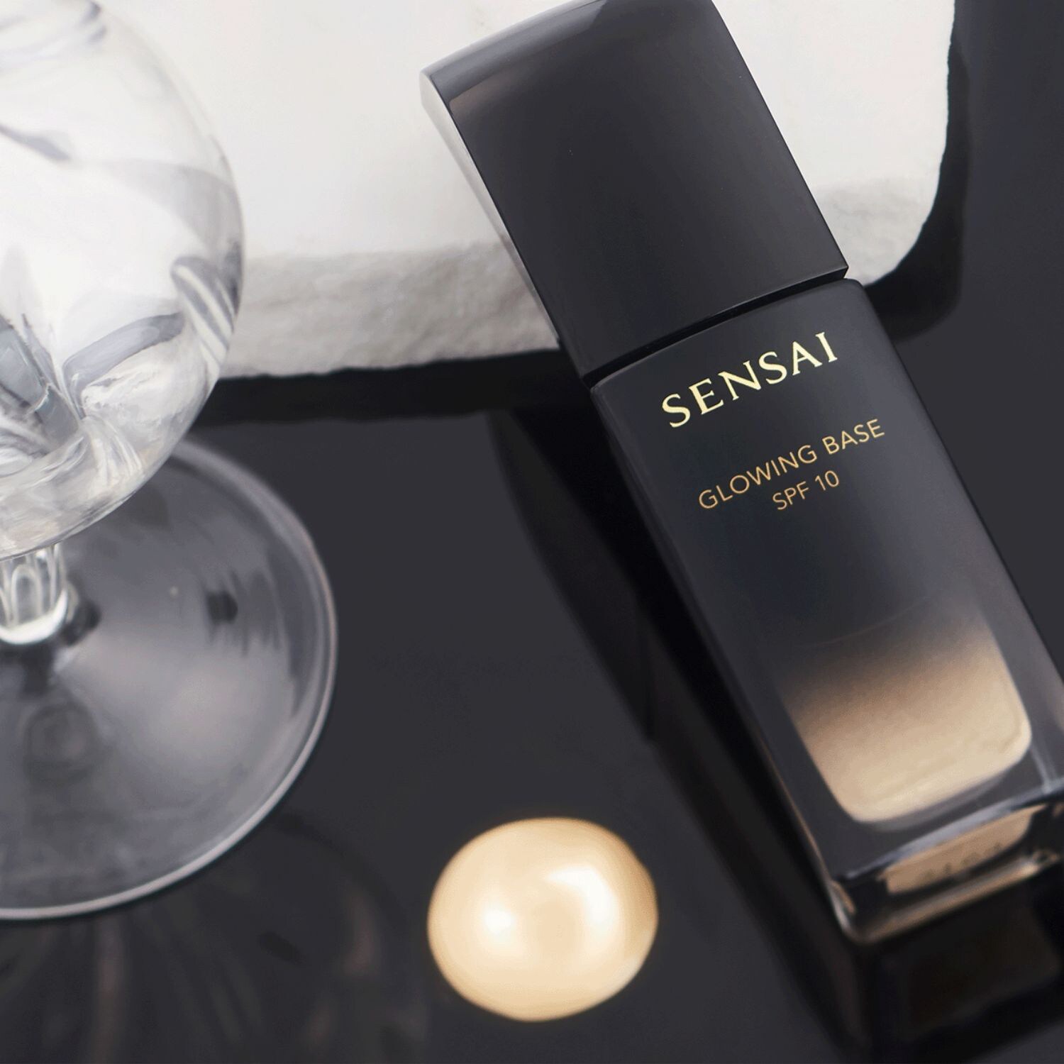 Glowing Base - Makyaj Bazı SENSAI ≡ SEPHORA