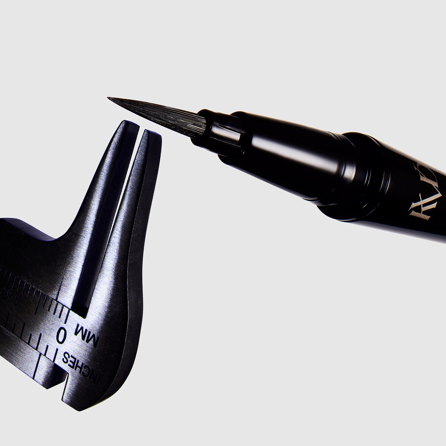Tattoo Liner - Wasserfester Eyeliner von KVD Beauty ≡ SEPHORA