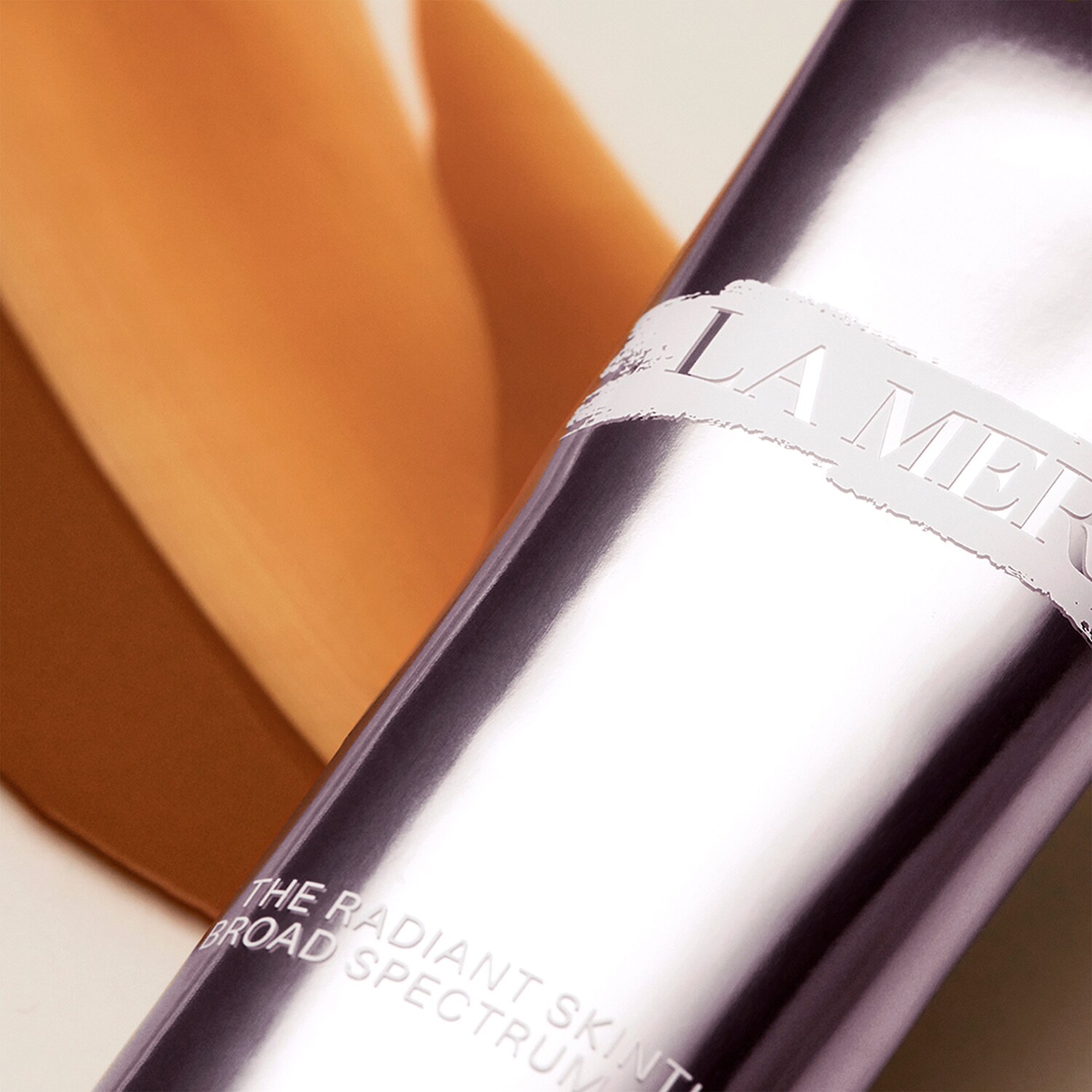 The Radiant Skin tint SPF 30 - Crema colorata illuminante SPF 30 di LA ...