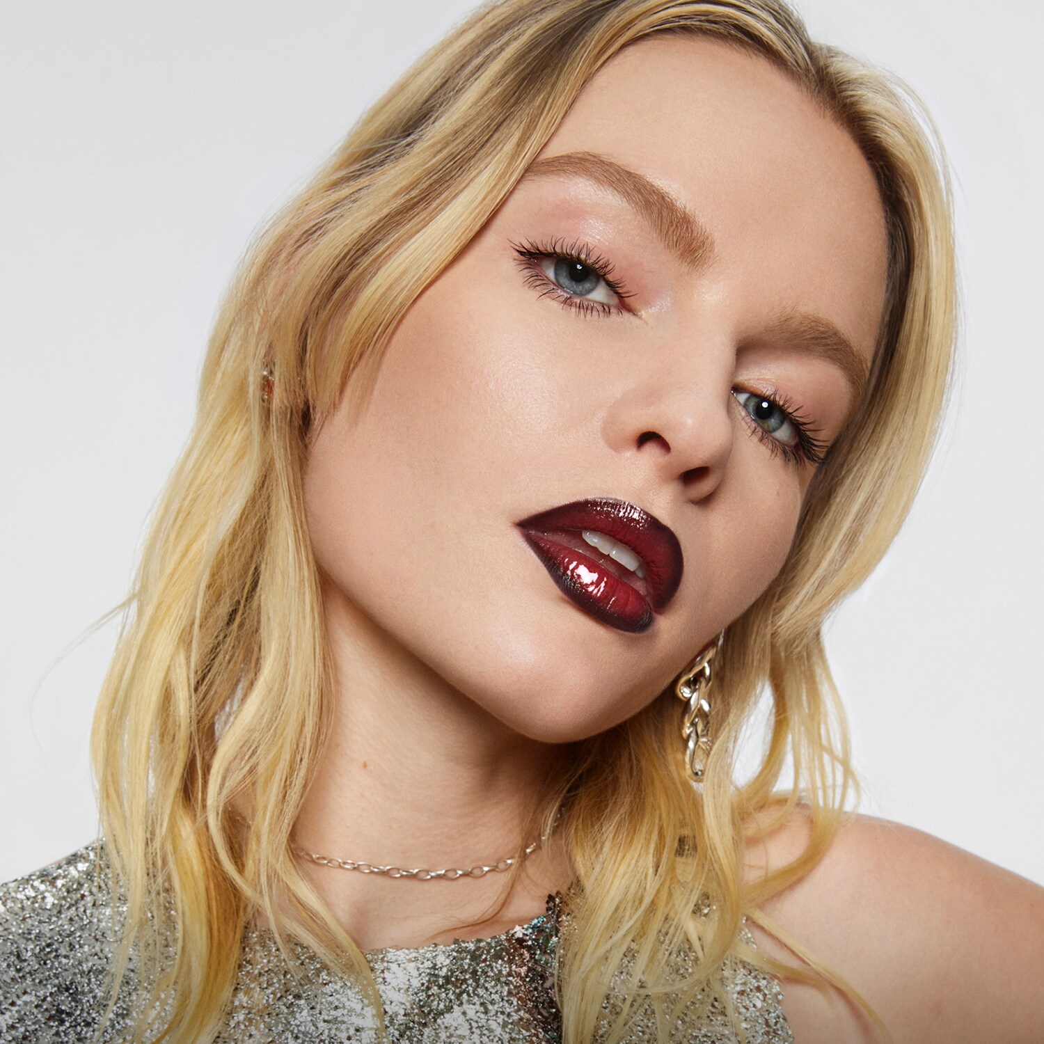 Kush High Roll Mascara - Tubing mascara définition et volume de MILK ...