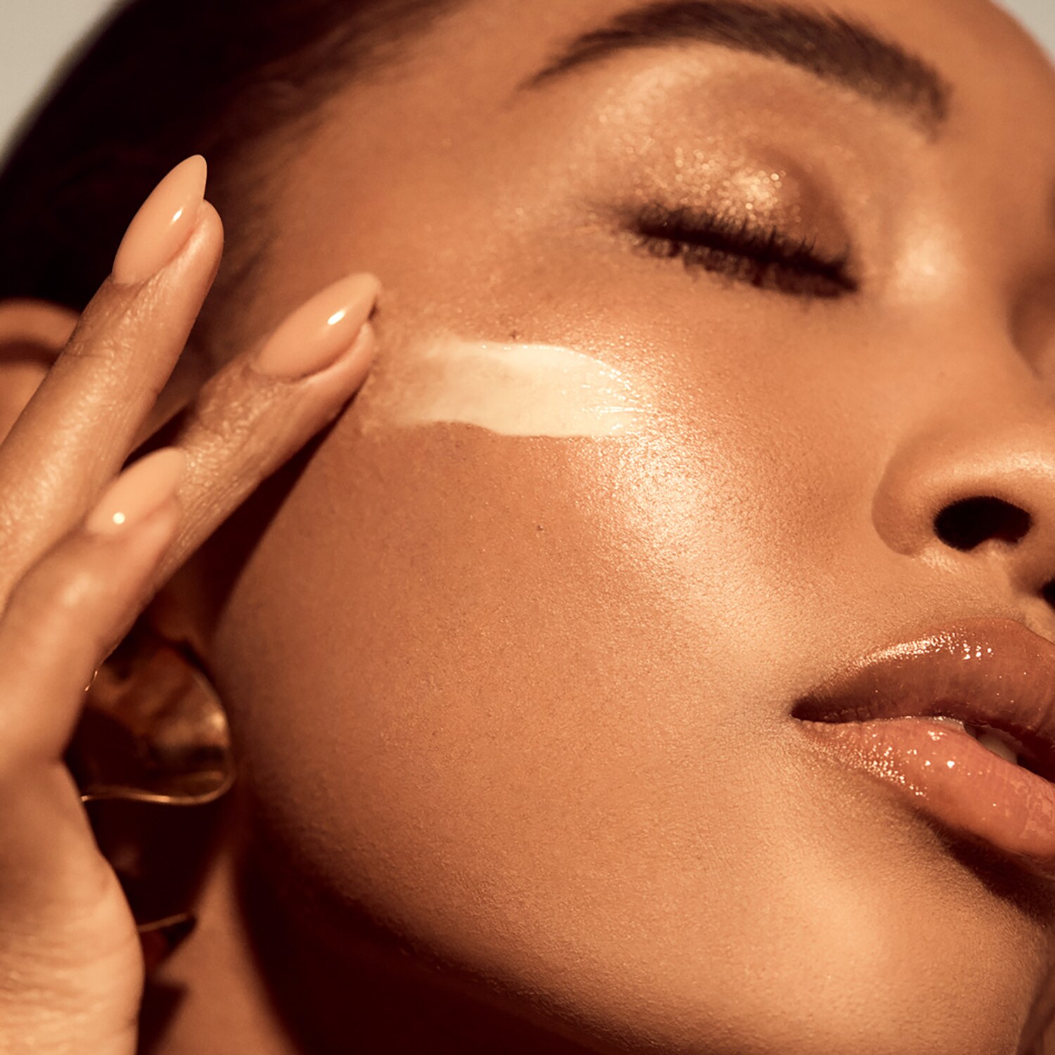 Banana Bright+ Instant Glow Moisturizer -Krem rozświetlający z witaminą ...