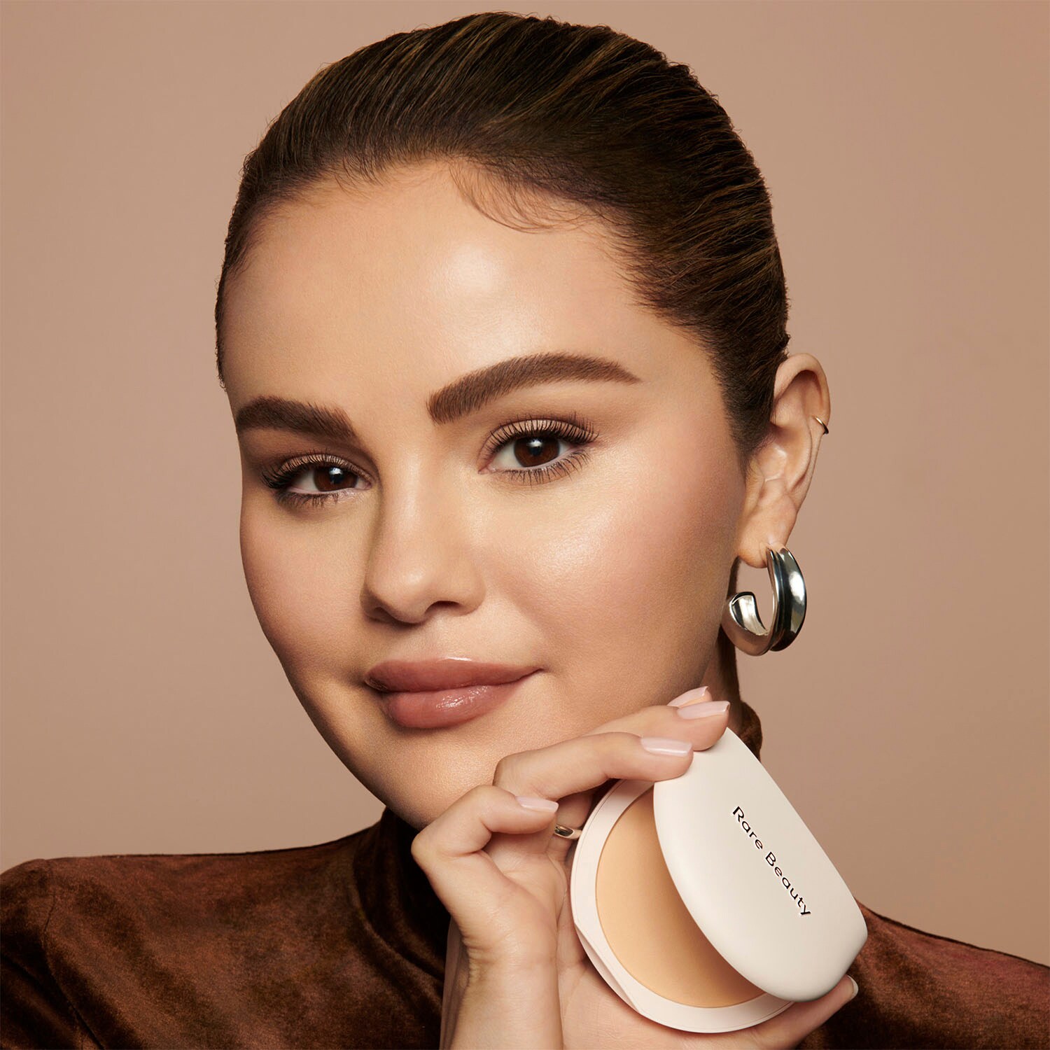 Tinted Pressed Powder - Polvos compactos de acabado con color de Rare ...