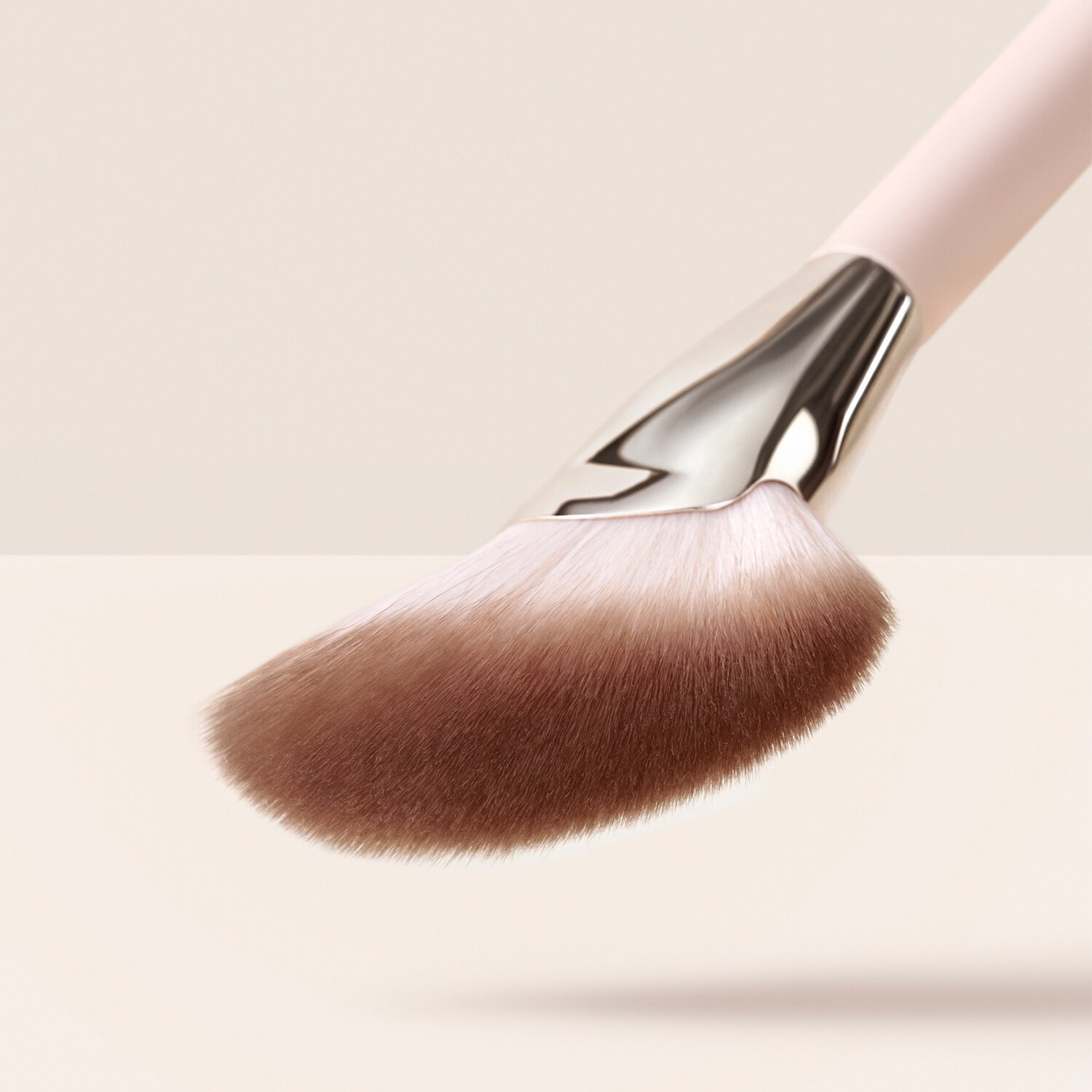 Warm Wishes Angled Powder Brush - Abgeschrägter Puderpinsel von RARE ...