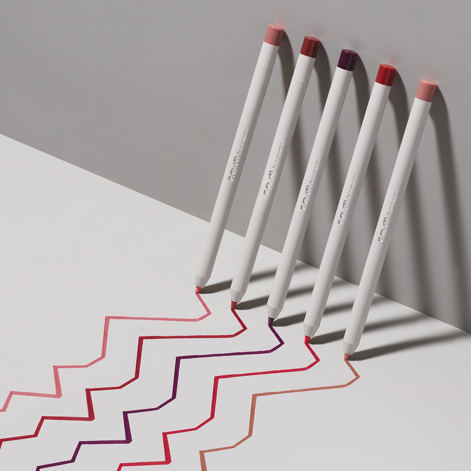 REM BEAUTY At the borderline - Matita labbra ≡ SEPHORA