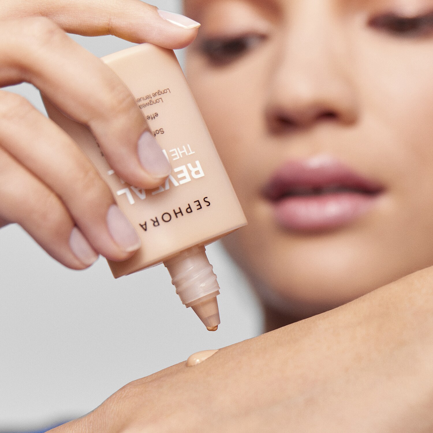 Reveal the Real 120Y Fair (30 ml) - Skin tint colorata effetto glowy di ...