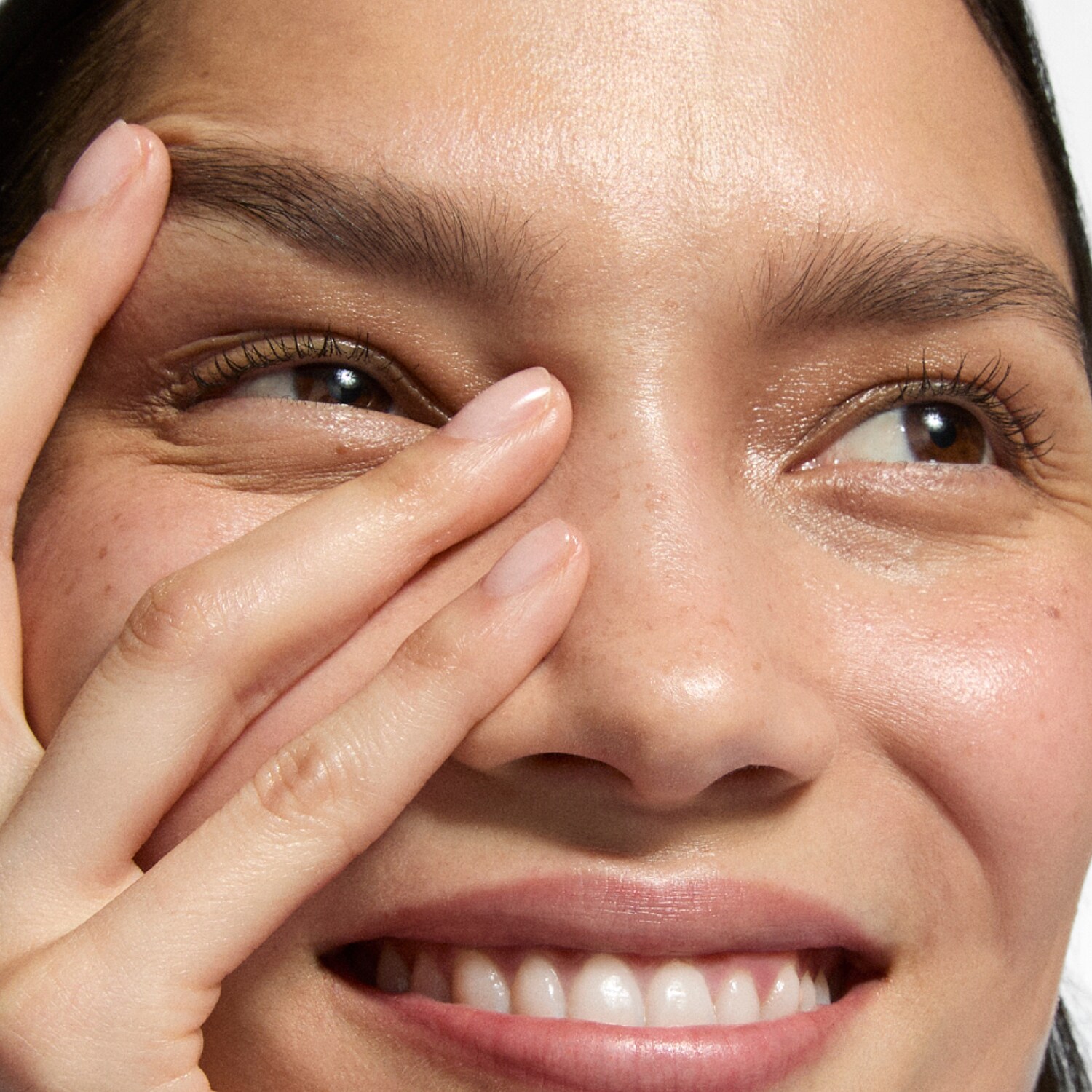 Hydro-Surge Dewy Face Mist - Brume Visage Eclat de THE INKEY LIST ≡ SEPHORA