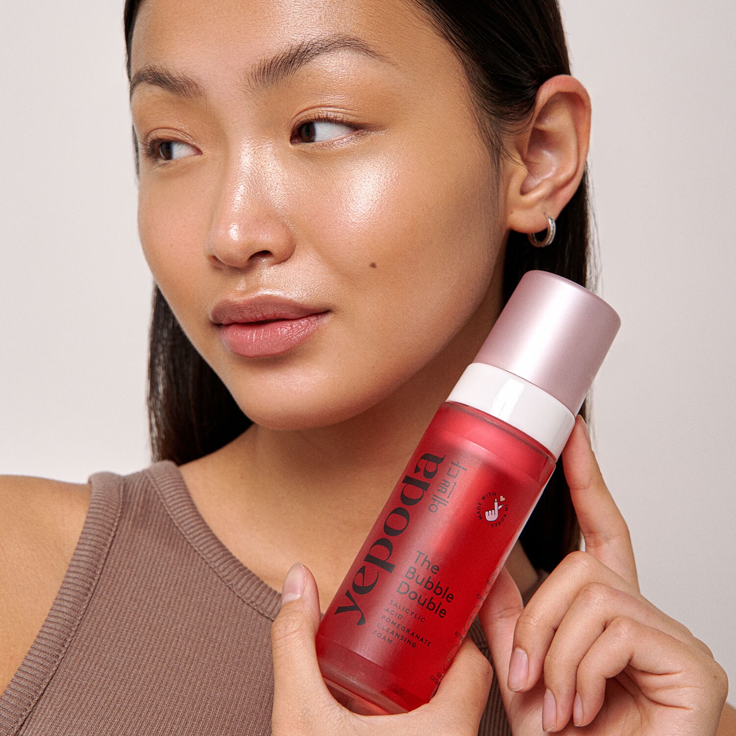 The Bubble Double - Reinigungsschaum mit Granatapfel & Salicylsäure von ...