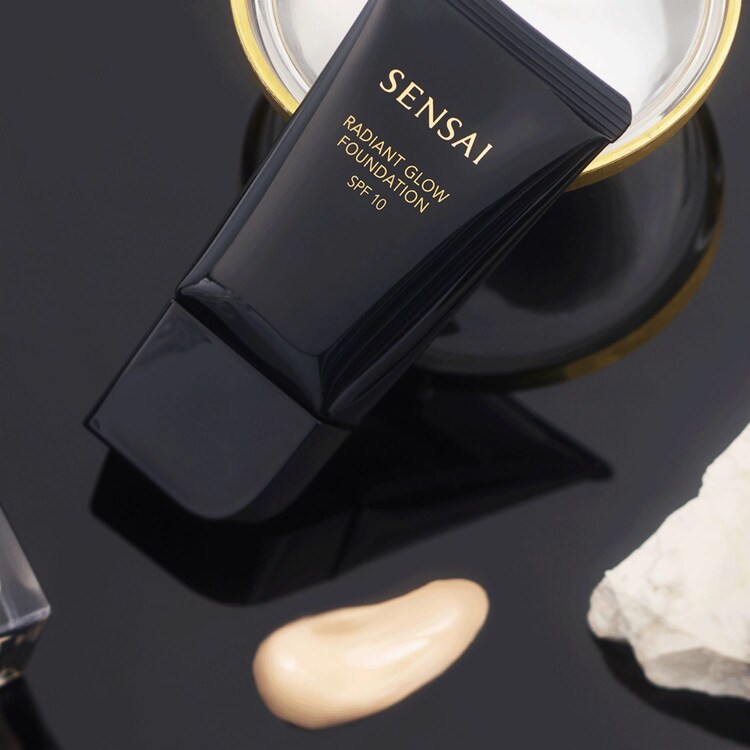 Sensai Radiant Glow Foundation - Fondöten | KANEBO ≡ SEPHORA