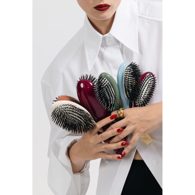 N.01 La Petite Brosse Brillance & Soin - L'Universelle | LA BONNE ...