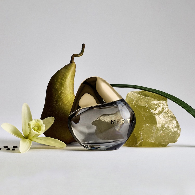 Retrospect - O Extrato de Perfume | MERIT BEAUTY ≡ SEPHORA