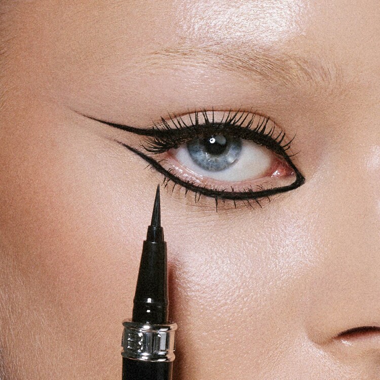 - Nablatrue Signature X Beyond Bold – Ögonmakeup-kit